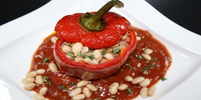 Pimentón relleno con Lentejas y salsa de tomate - Gastronomía de Italia